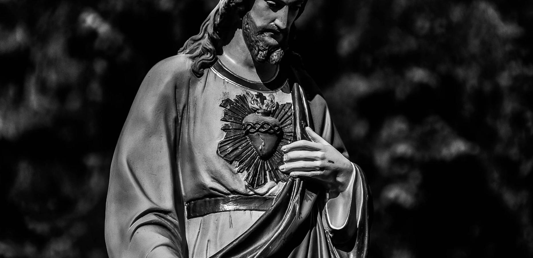 Christ holds the bloodied martyrs in his heart – Contemplative Prayer ...